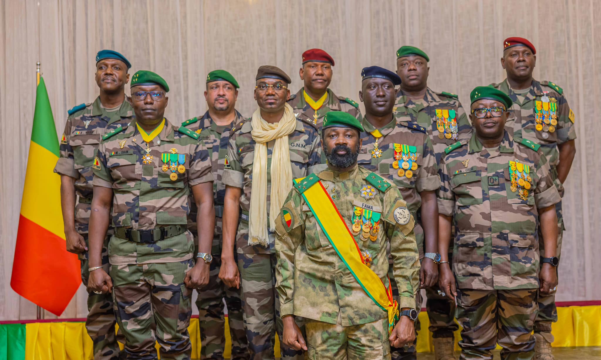 Mali : Auto-promotion des colonels putschistes ! - L'autre Républicain